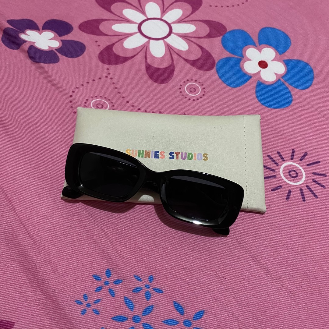 Sunnies Studios Domino, Women's Fashion, Watches & Accessories ...