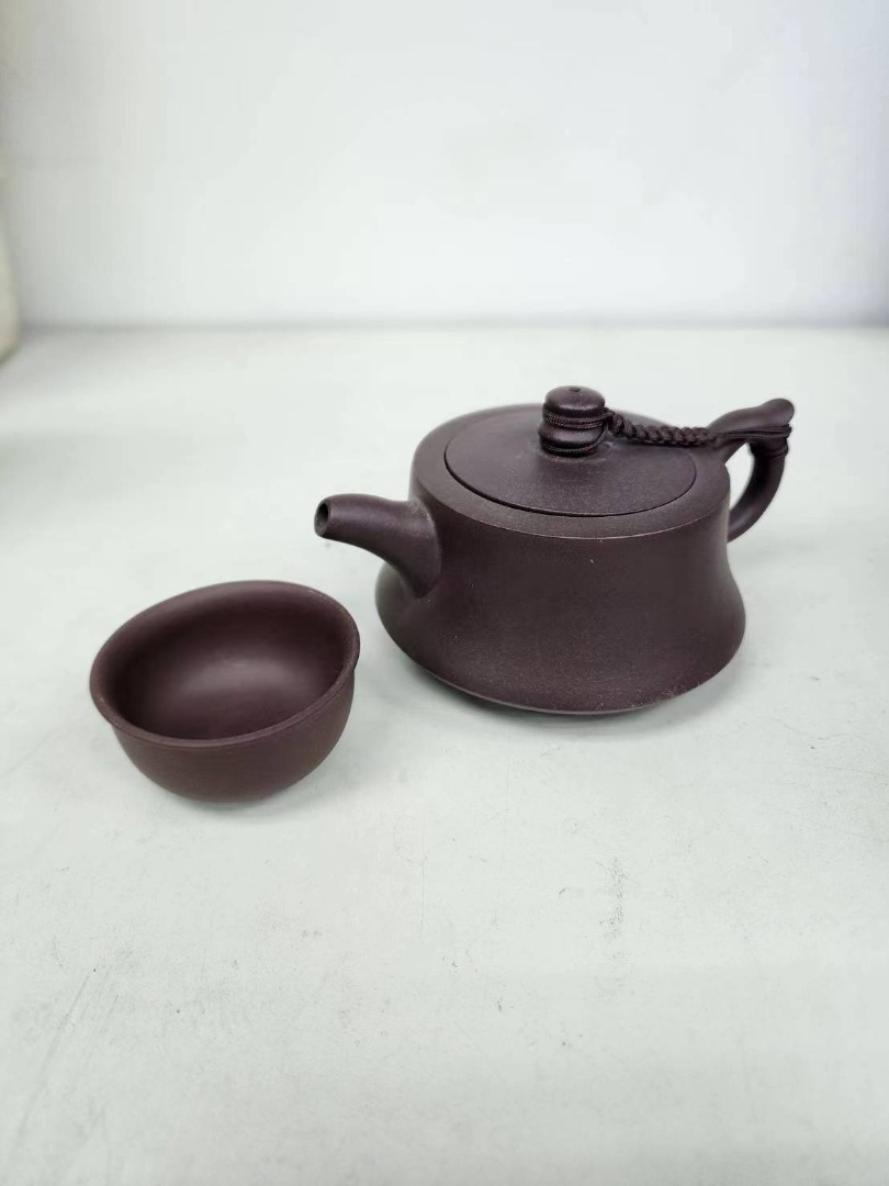 Teapot c/w FREE Tea cake, Furniture & Home Living, Kitchenware ...