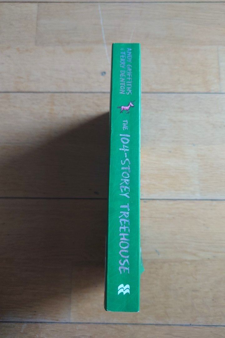 The 104-Storey Treehouse - Andy Griffiths & Terry Denton, 興趣及遊戲, 書本 ...