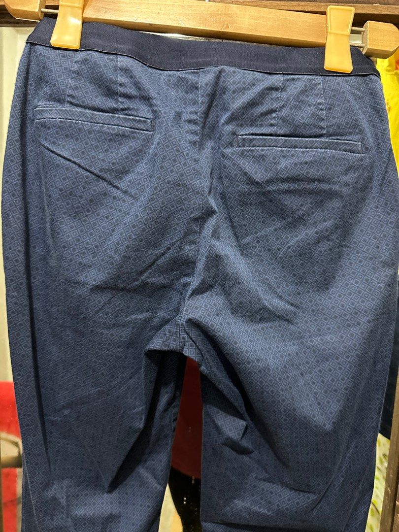 Uniqlo Pants Garter (Back), Women's Fashion, Bottoms, Other Bottoms on ...