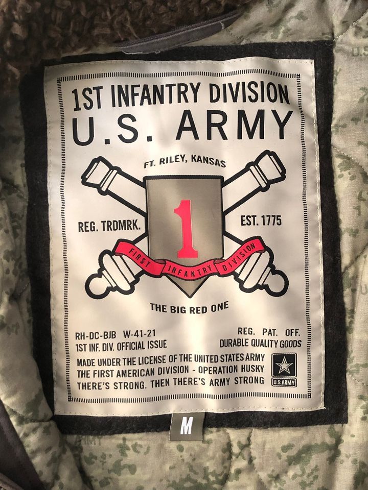 US Army 1st Infantry Division medium jacket/coat, Men's Fashion, Coats ...
