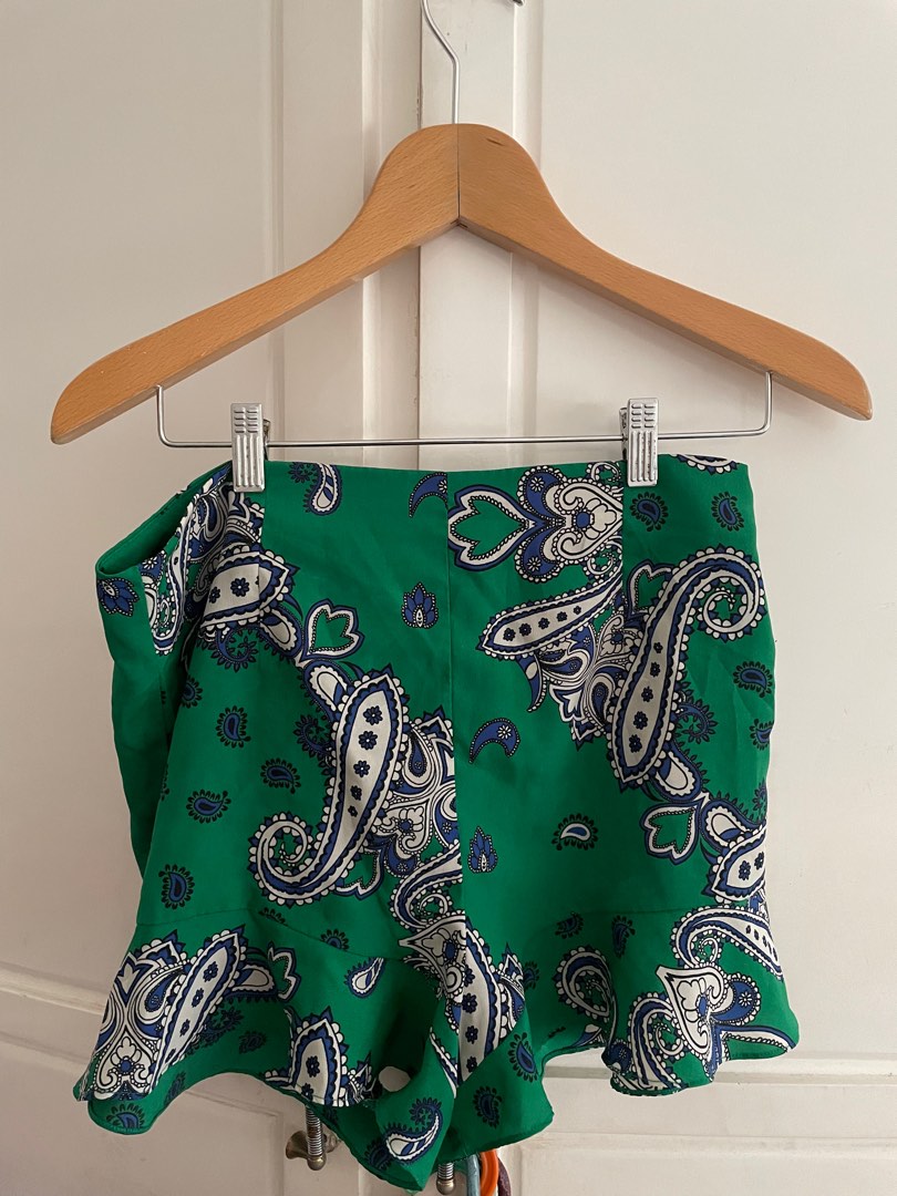Zara short, Women's Fashion, Bottoms, Shorts on Carousell