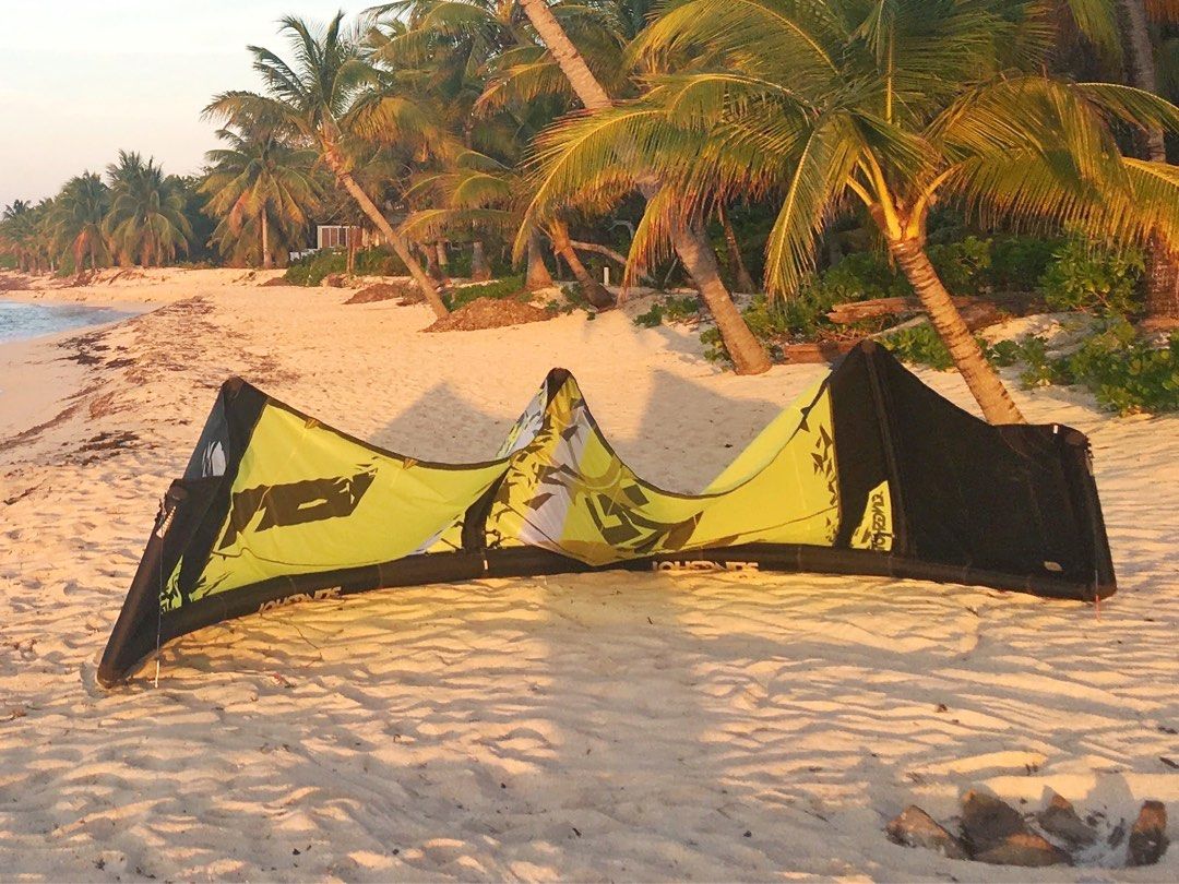 2 Kitesurf Kites Slingshot RPM 9m & 7m + 1 Bar Slingshot Compstick ...