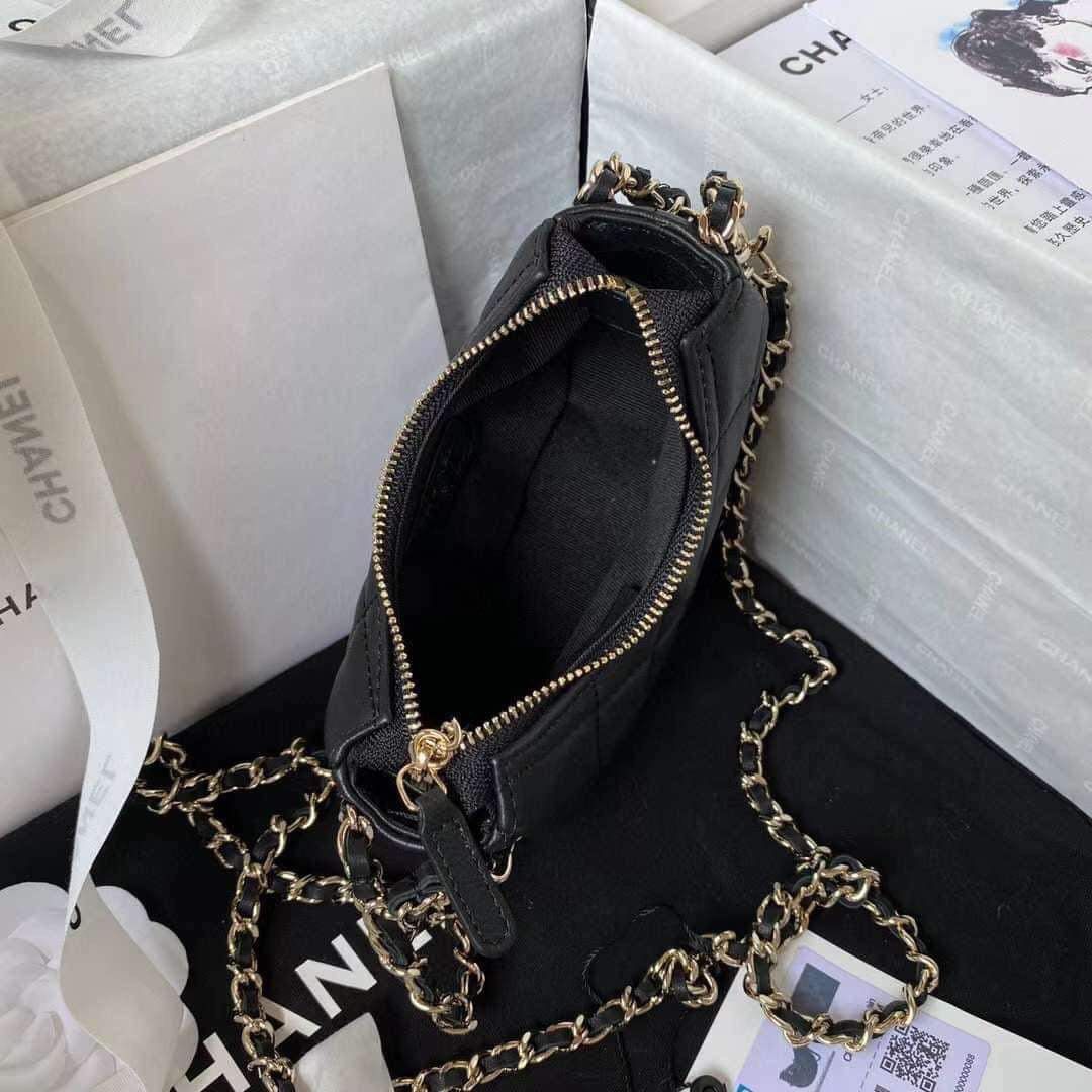 Chanel hobo croissant, Women's Fashion, Bags & Wallets, Shoulder Bags ...