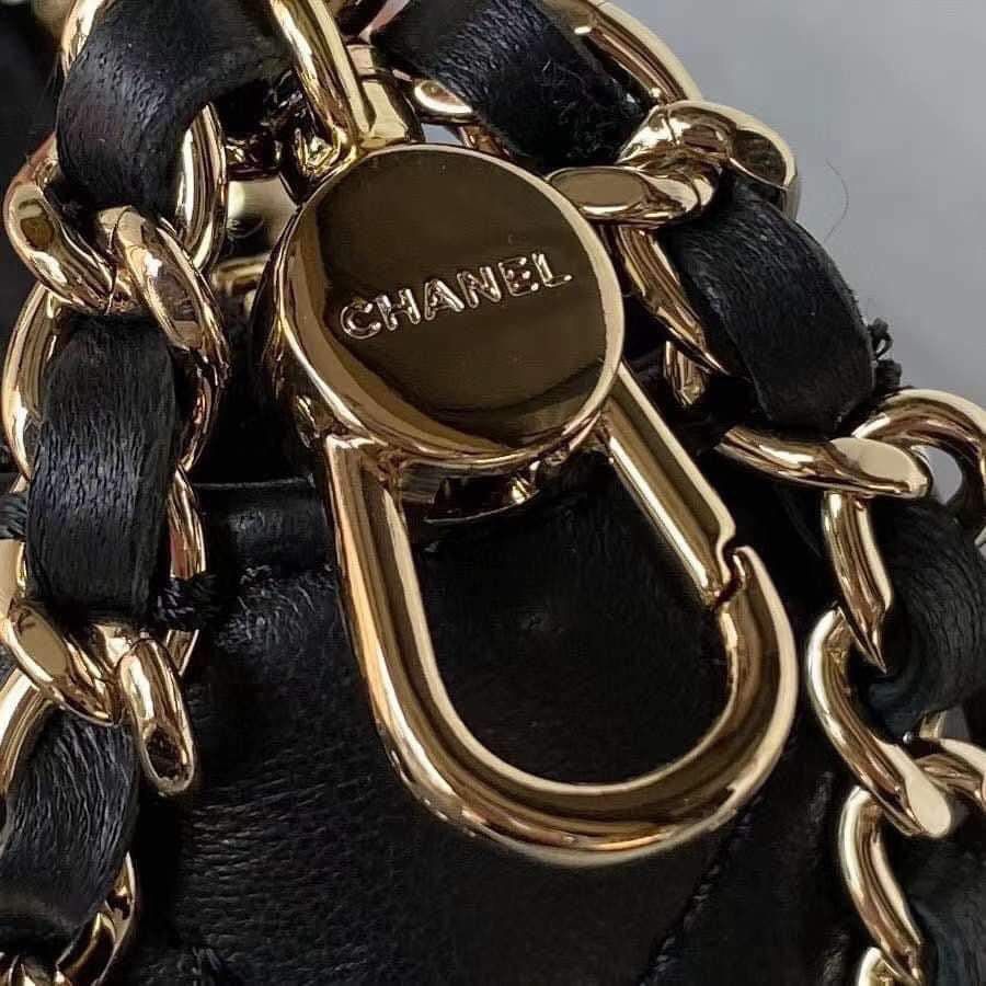 Chanel hobo croissant, Women's Fashion, Bags & Wallets, Shoulder Bags ...
