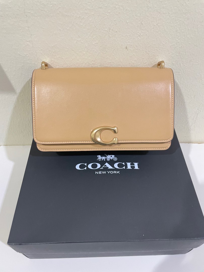 Coach Bandit Handbag, Women's Fashion, Bags & Wallets, Shoulder Bags on ...