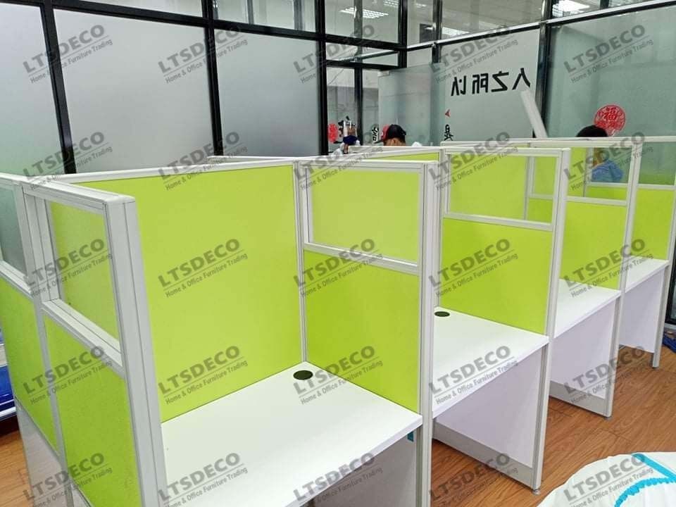 CUBICLE TABLE OFFICE PARTITION FURNITURE / WORKSTATION CUBICLE MODULAR ...