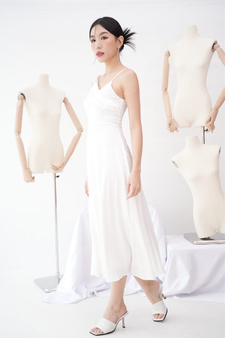 Diorlyn Dress in White, Women's Fashion, Dresses & Sets, Dresses on ...