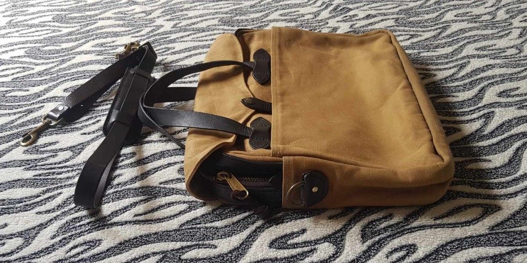 FILSON - 256 ORIGINAL BRIEFCASE IN TAN, Men's Fashion, Bags, Briefcases ...