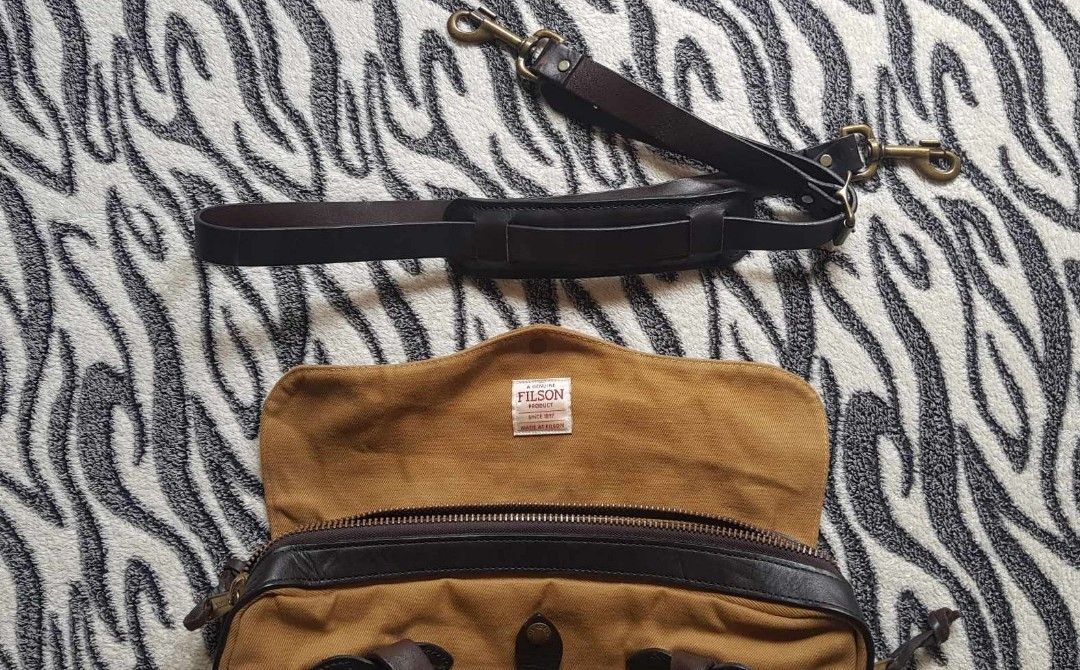 FILSON - 256 ORIGINAL BRIEFCASE IN TAN, Men's Fashion, Bags, Briefcases ...