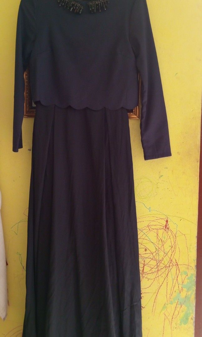 Gaun warna navy, Fesyen Wanita, Pakaian Wanita, Gaun & Rok di Carousell