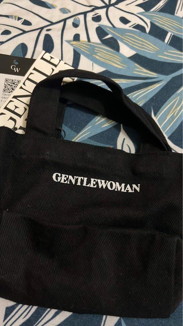 Gentle Woman Black Micro Tote Bag (negotiable), Women's Fashion, Bags ...