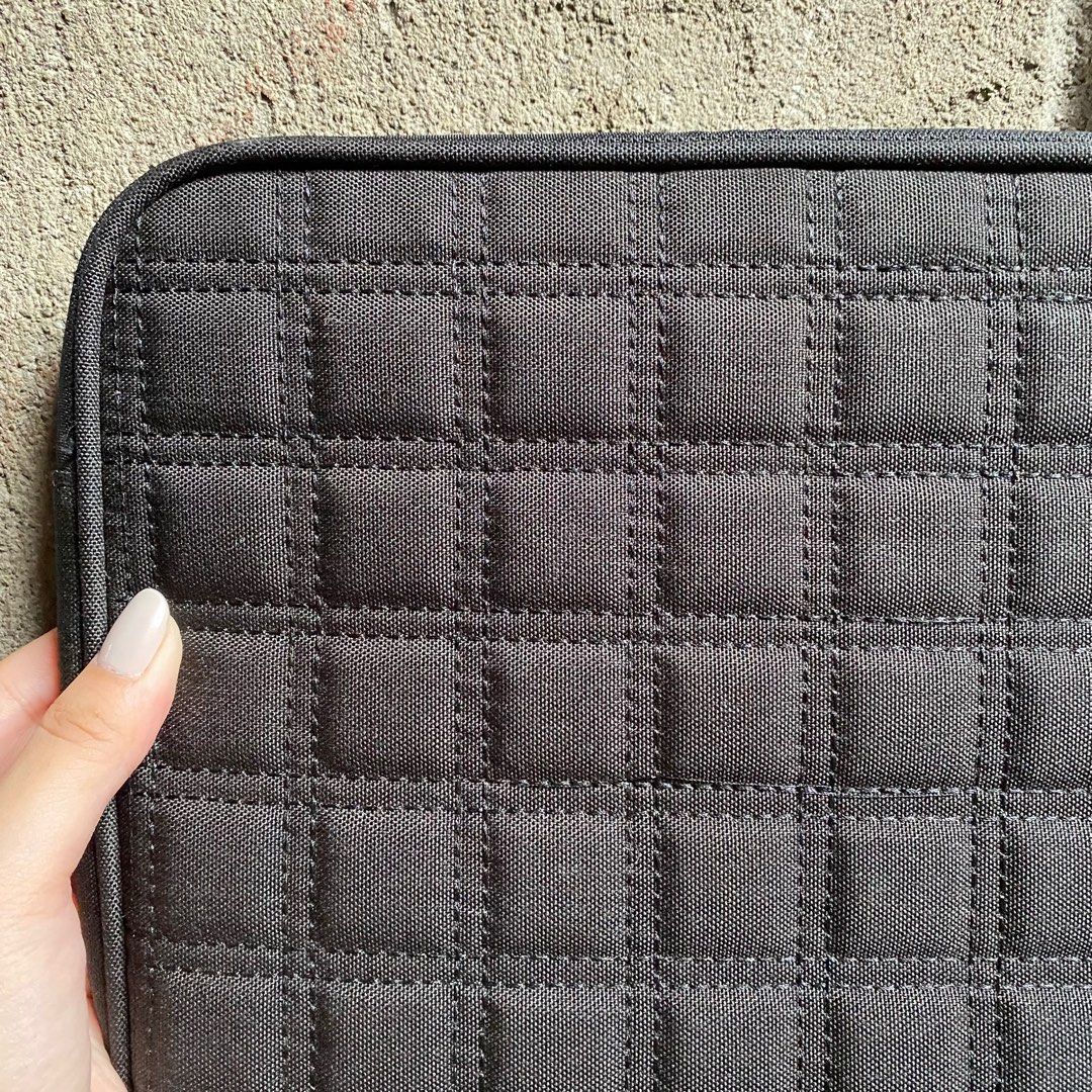 Halo textured laptop bag (15 inch), Computers & Tech, Parts ...