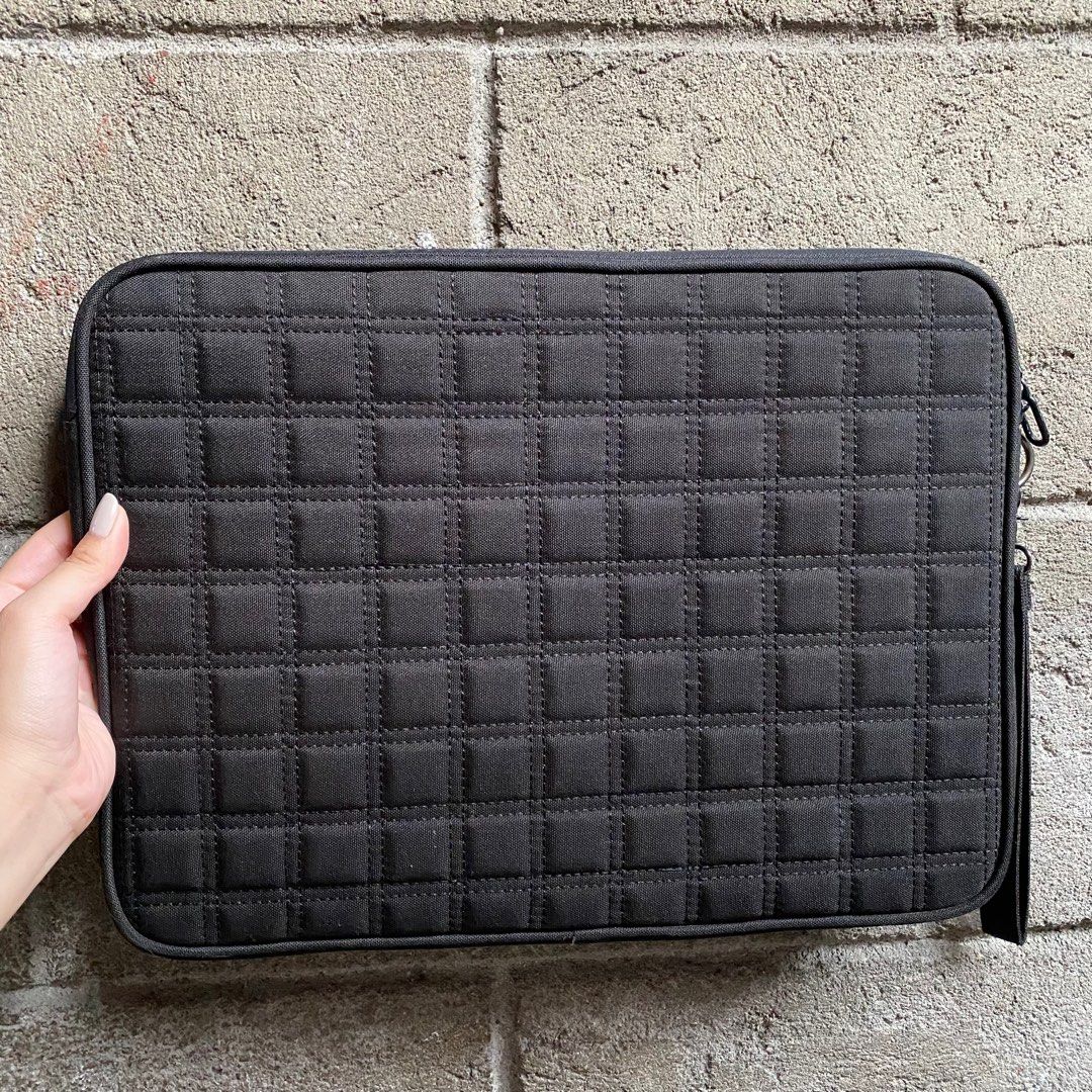 Halo textured laptop bag (15 inch), Computers & Tech, Parts ...