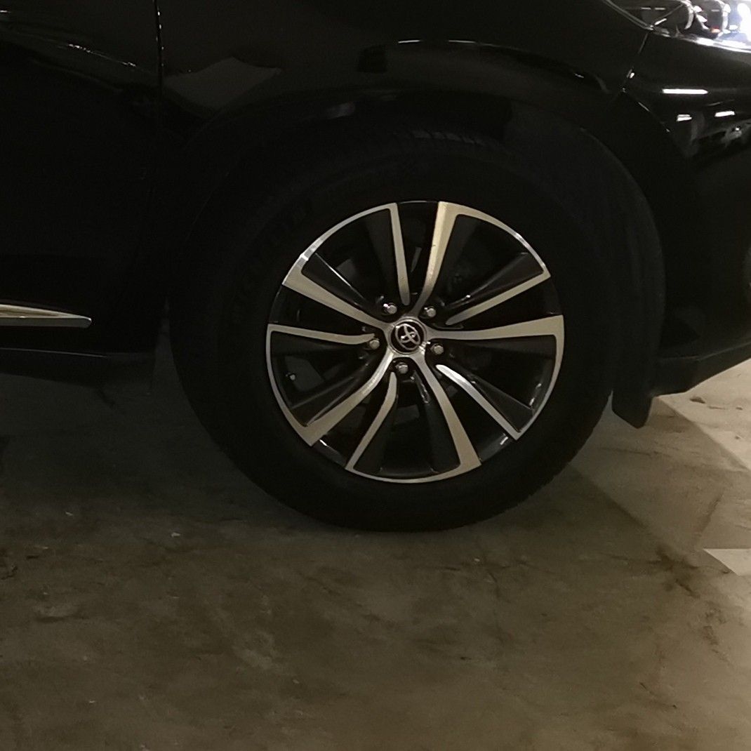 Harrier Hybrid Rim with Michelin PS4 SUV, Car Accessories, Tyres & Rims ...