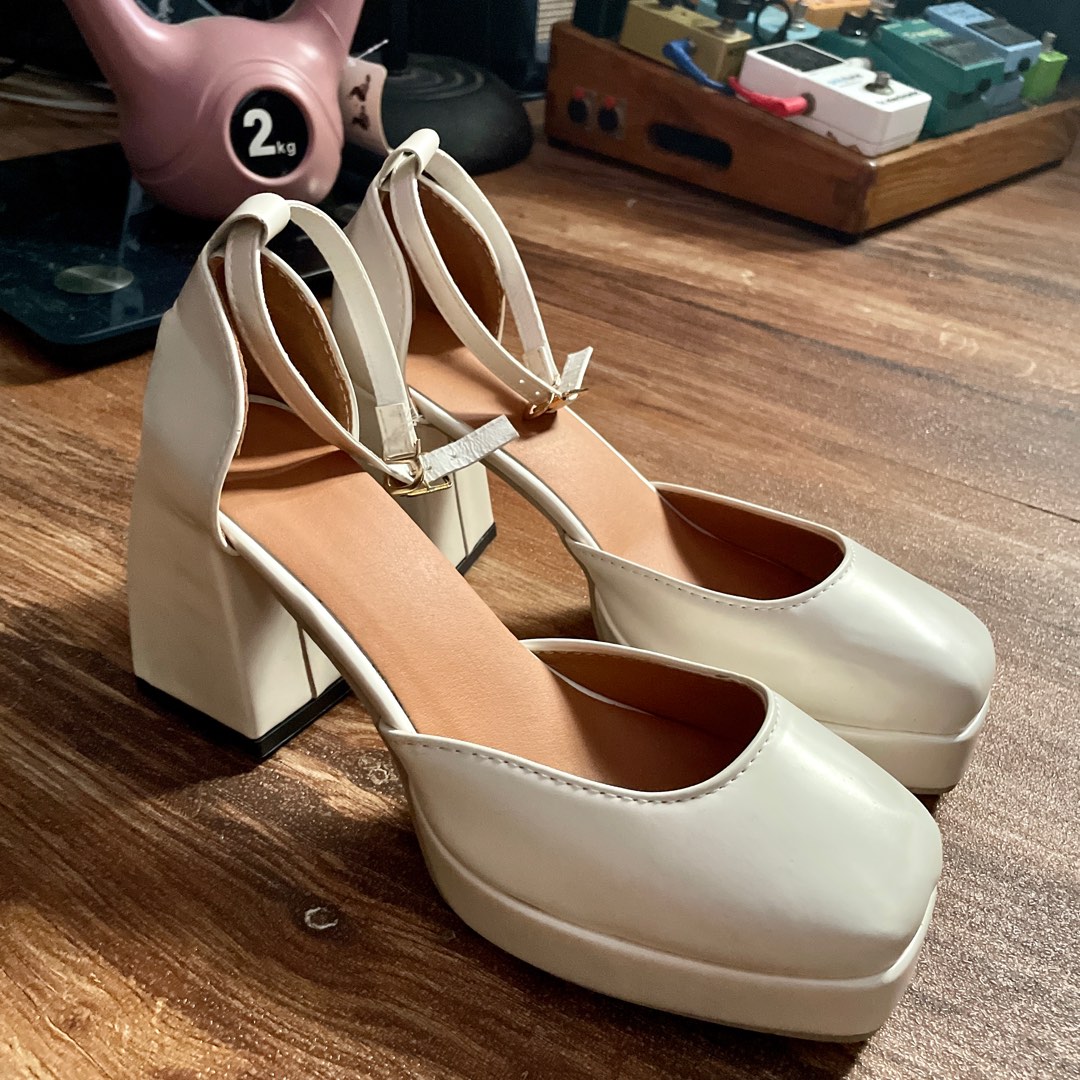 Light beige/Off white Heels, Women's Fashion, Footwear, Heels on Carousell