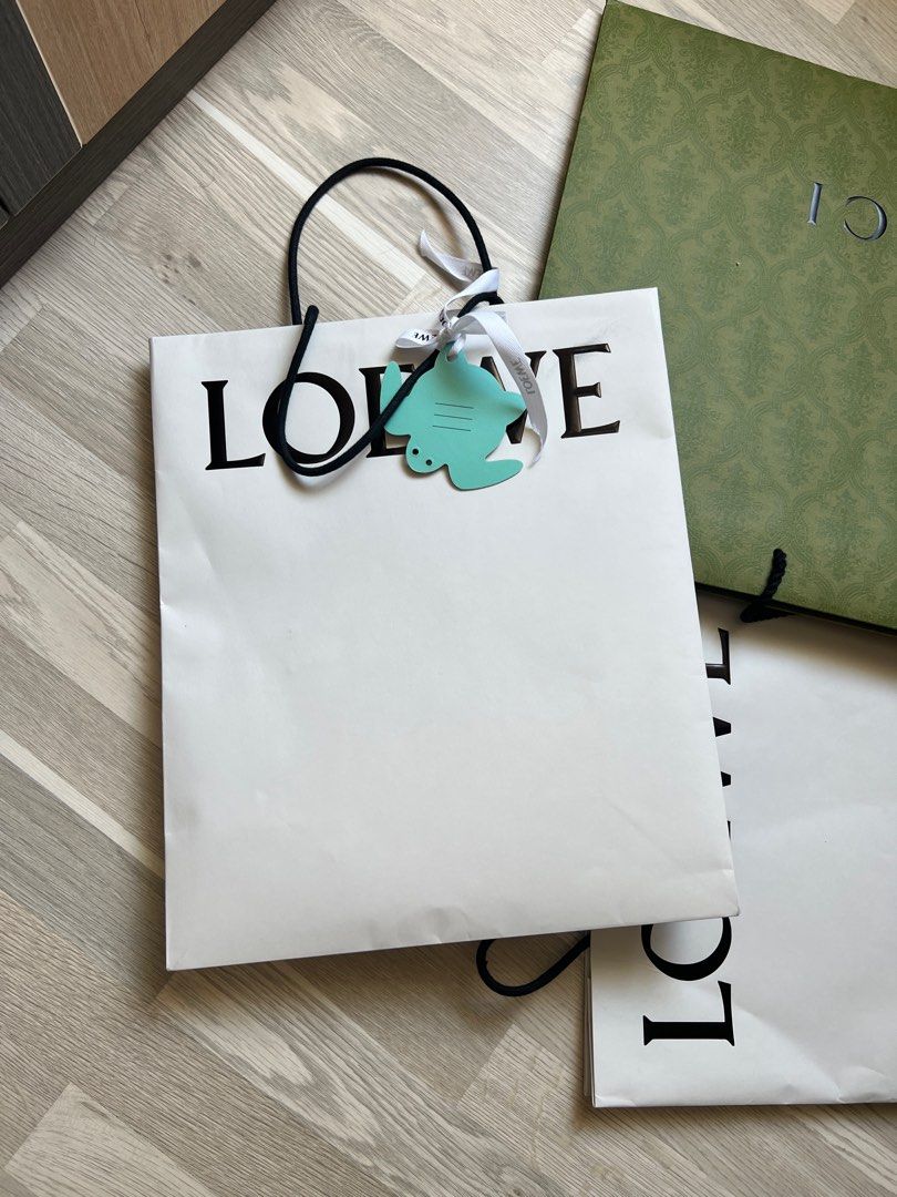 Loewe paper bag, 名牌, 飾物及配件 - Carousell