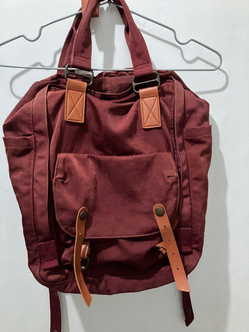 Maroon backpack, Women's Fashion, Bags & Wallets, Backpacks on Carousell