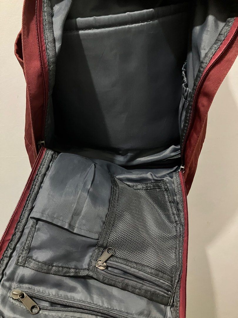 Maroon backpack, Women's Fashion, Bags & Wallets, Backpacks on Carousell