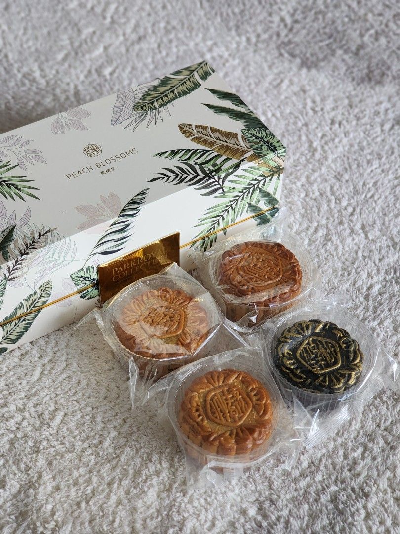 Mooncakes from Parkroyal Marina Bay Peach Blossoms, Food & Drinks ...