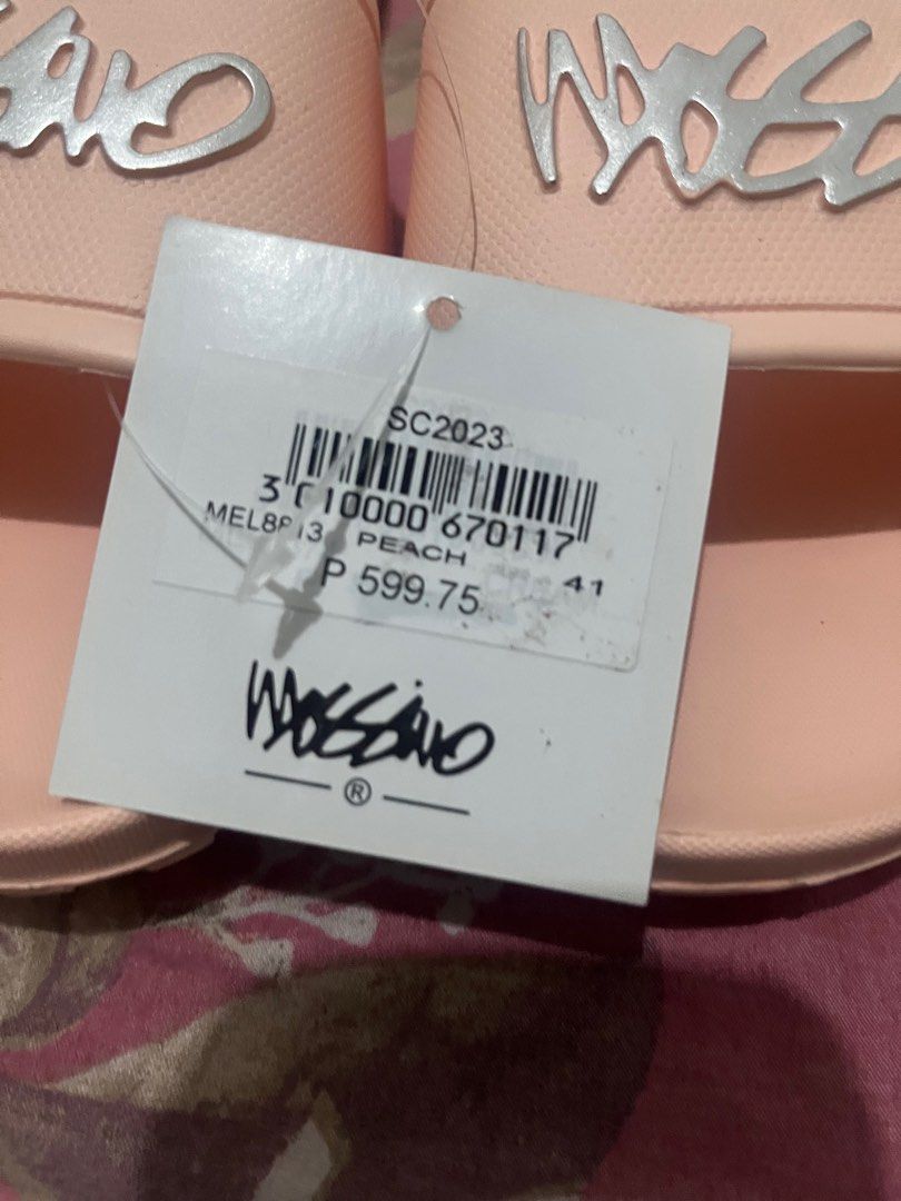 Mossimo slides on Carousell