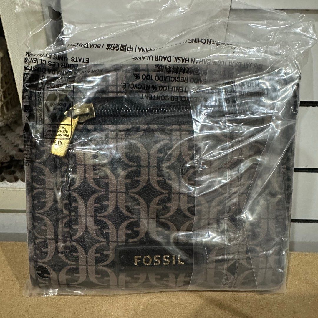 New Fossil Madison Bifold wallet, Fesyen Wanita, Tas & Dompet di Carousell