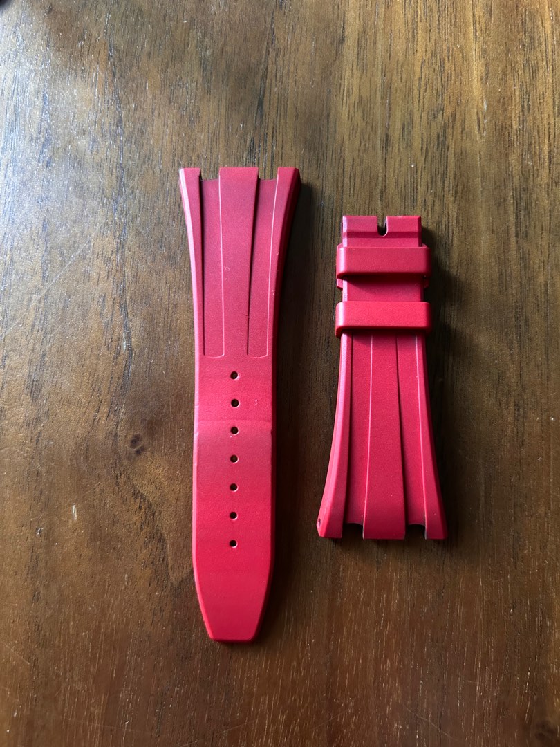 New unworn AP offshore red rubber strap, Men's Fashion, Watches ...