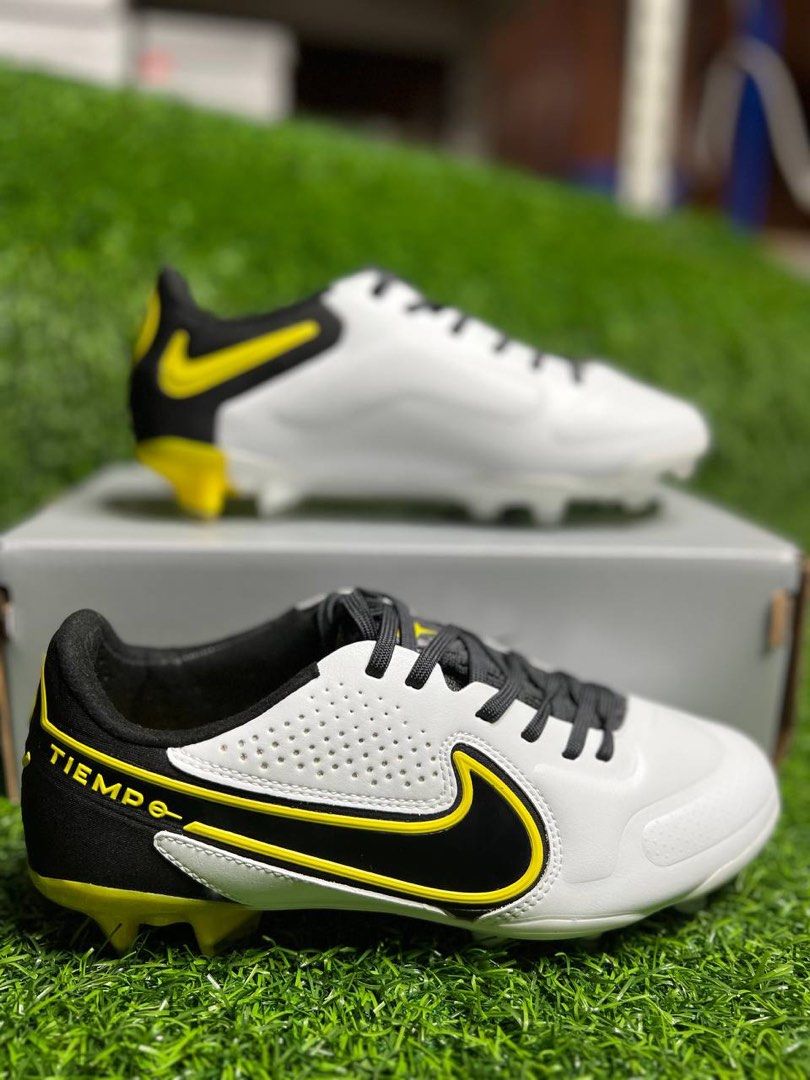 NIKE TEIMPO, Sports Equipment, Sports & Games, Racket & Ball Sports on ...