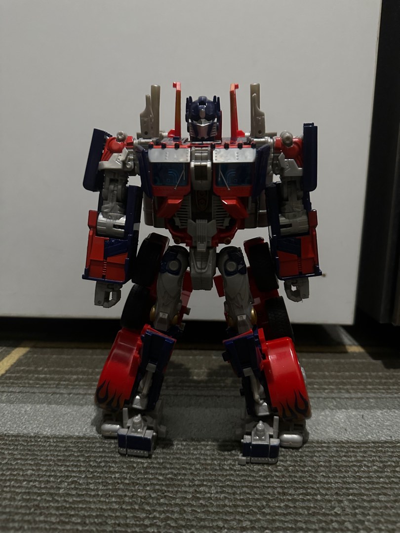 Optimus Prime Leader Class 2007, Hobbies & Toys, Toys & Games on Carousell