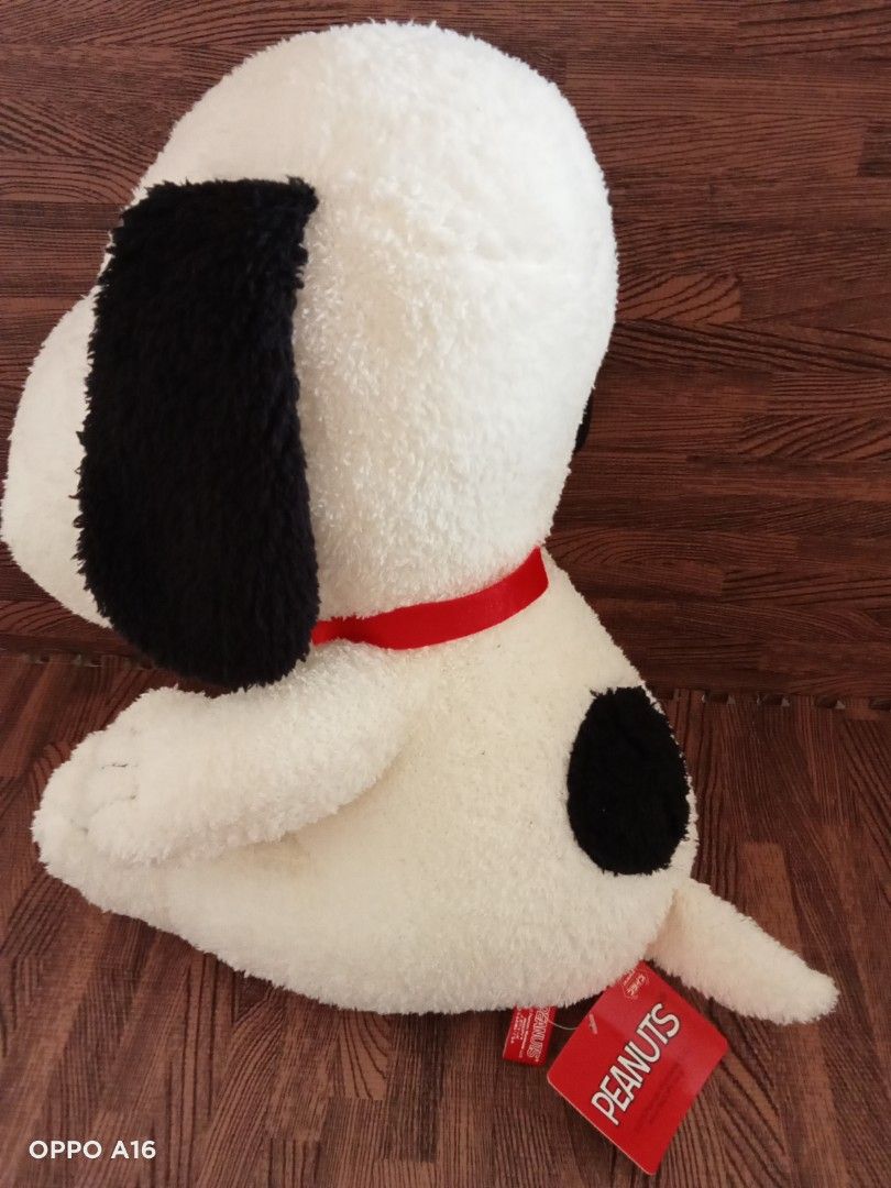 Peanuts(snoppy) stuffed toy, Hobbies & Toys, Toys & Games on Carousell