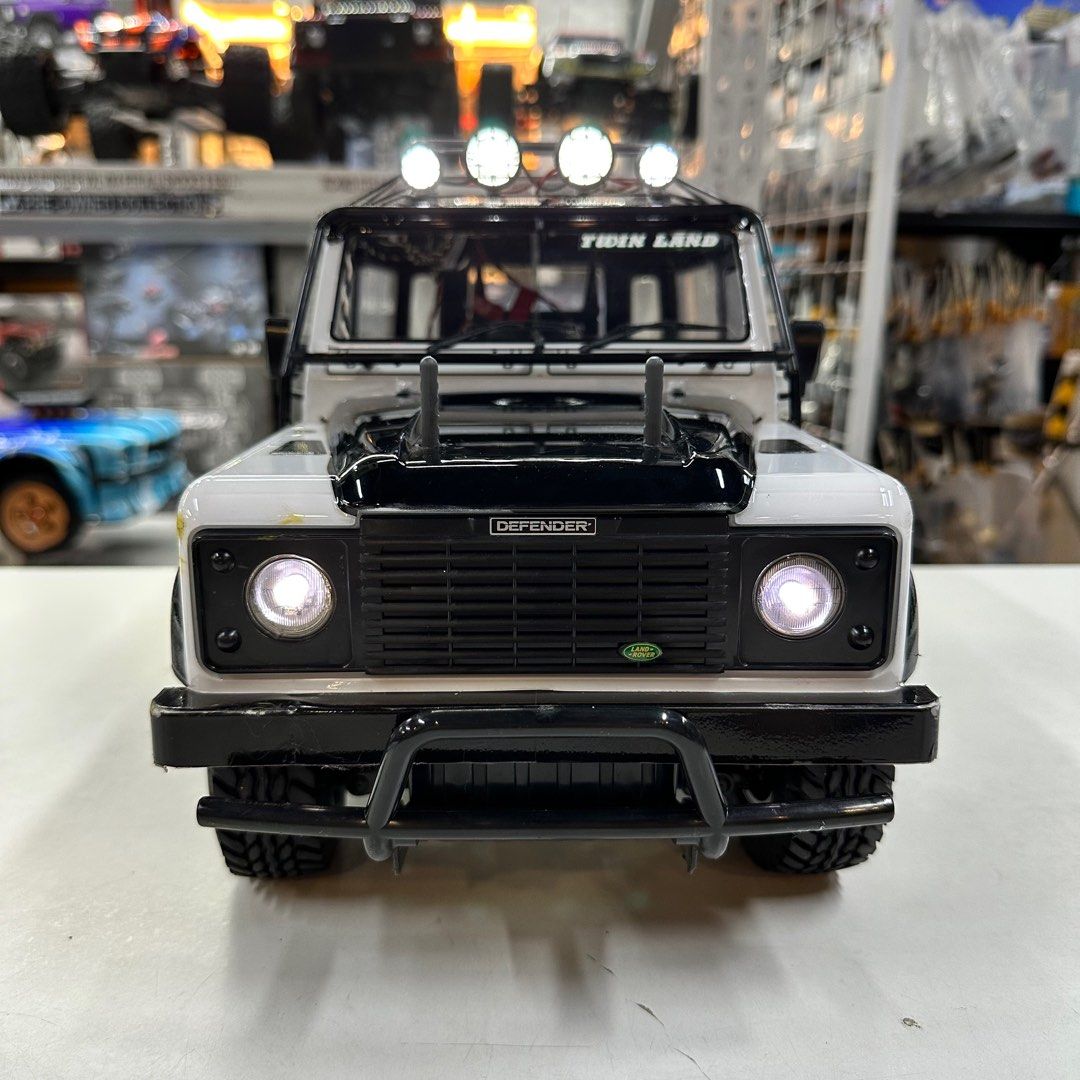 [PRE-OWNED] TAMIYA CC02 LAND ROVER DEFENDER D90 RTR W FUTABA 3PKA TXRX ...