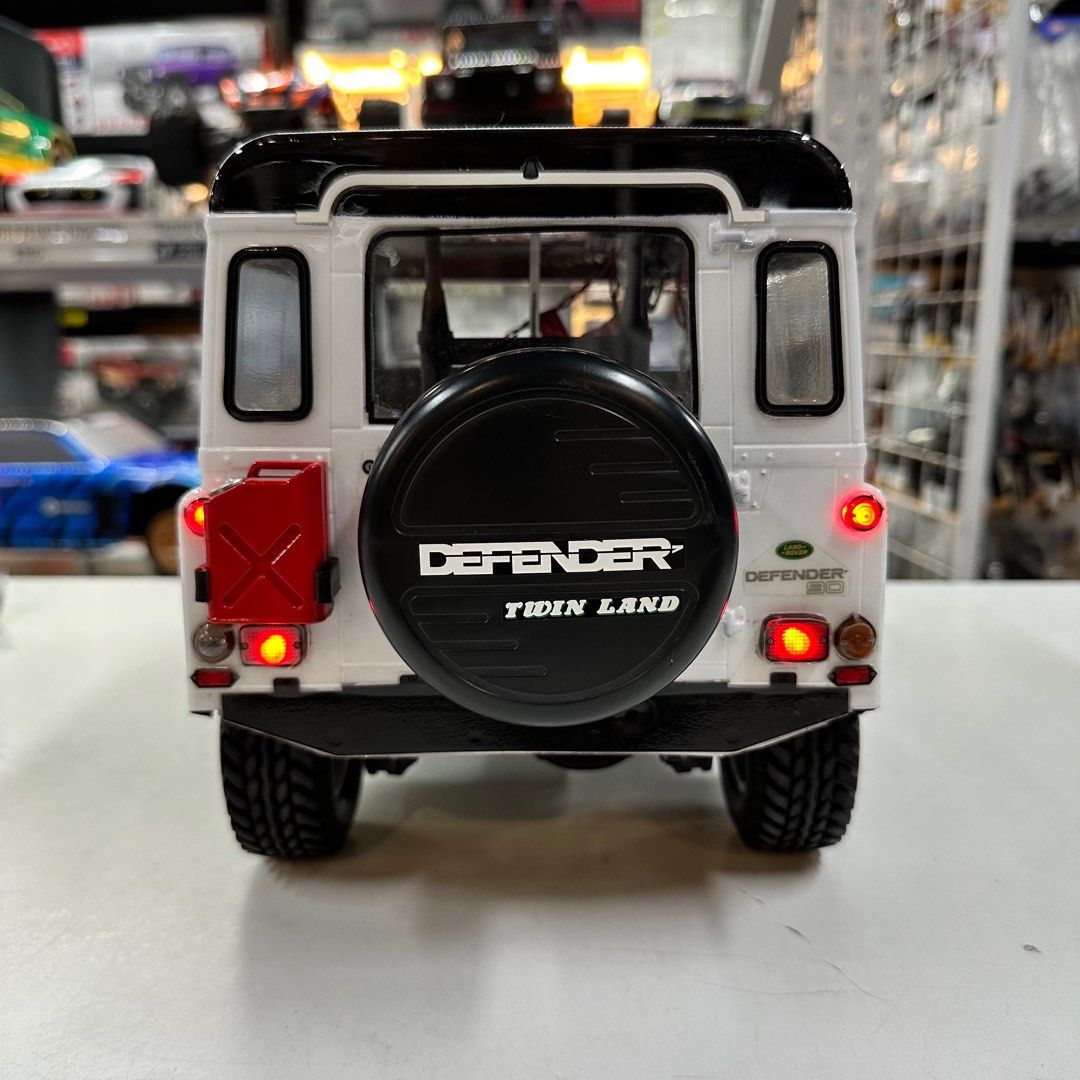 [PRE-OWNED] TAMIYA CC02 LAND ROVER DEFENDER D90 RTR W FUTABA 3PKA TXRX ...