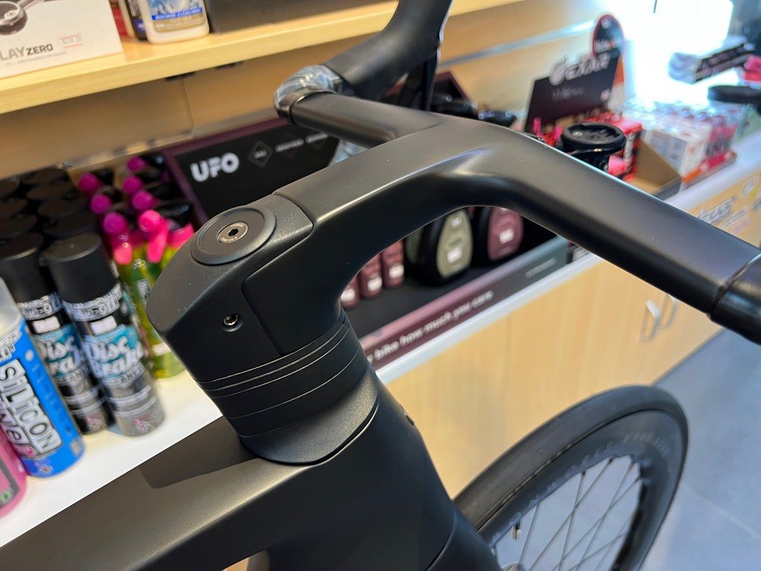 [RIS] Trek Madone SLR Gen 7 w/ Dura-Ace Di2 R9270 & PCW Wake 6560 ...