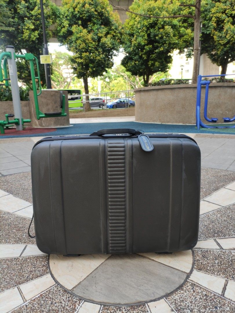 Satchi Club 4 Roller Wheels 25 Inches Vintage Luggage, Hobbies & Toys ...