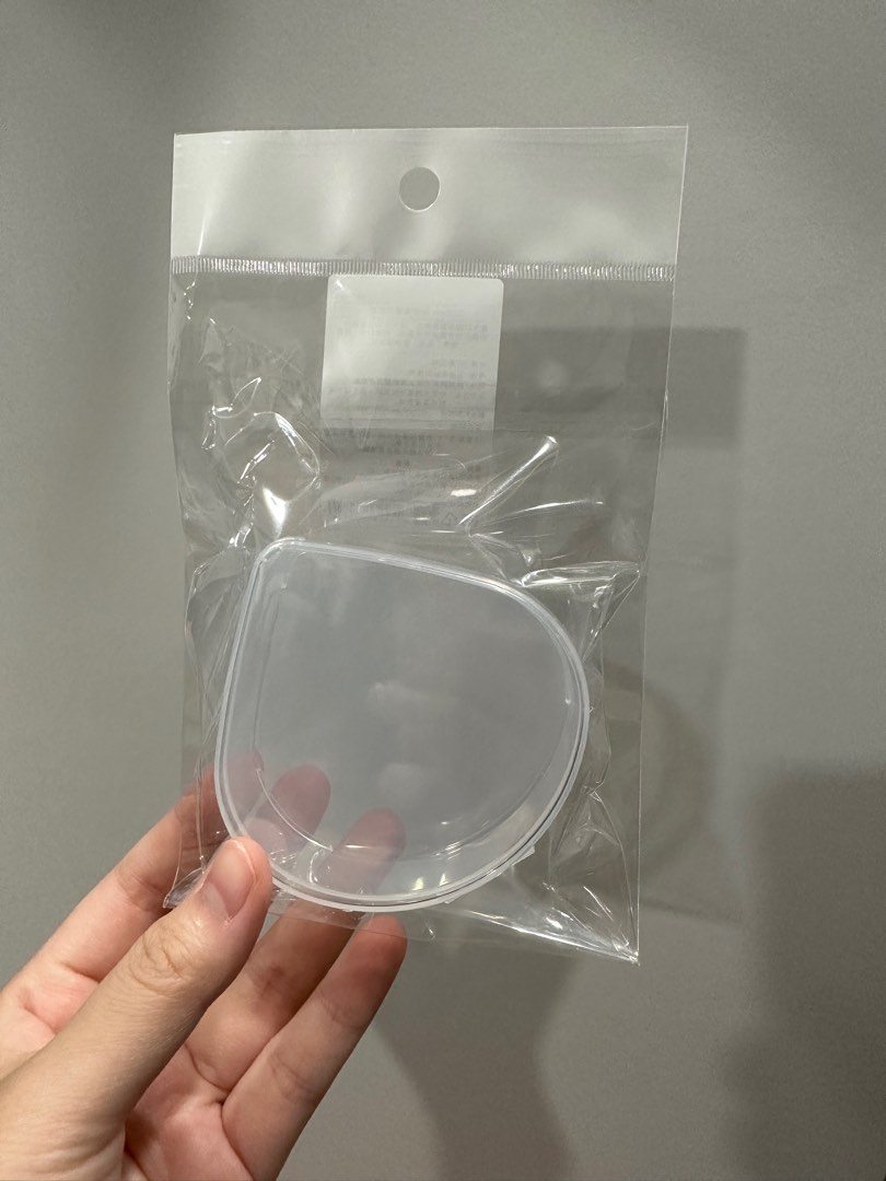 Solone 海綿專屬收納盒 大扇形 全新, 香水、美妝、保養, 臉部彩妝、保養與清潔, 化妝品在旋轉拍賣