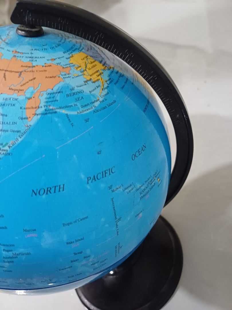 Standing and Rotating World Globe on Carousell