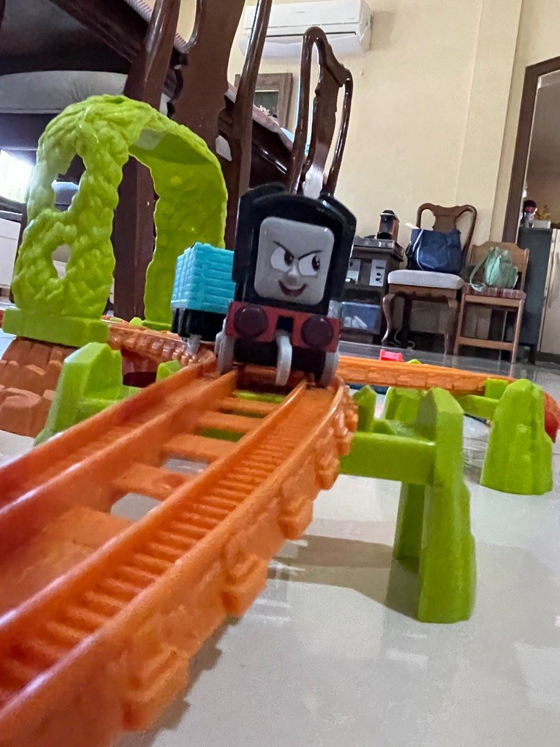 Thomas All Engines Go- Diesel’s Super Loop Adventure, Hobbies & Toys ...