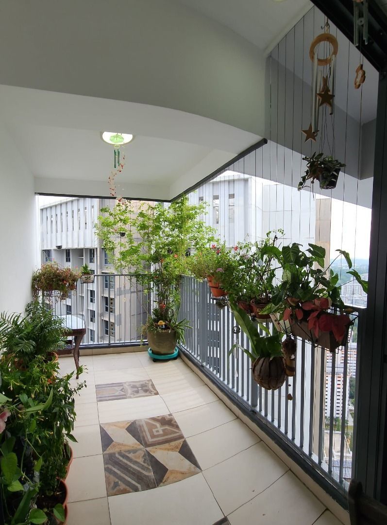 ~~TRIVELIS~~ Rarely available TOP floor unit! Clementi DBSS 4RM flat ...