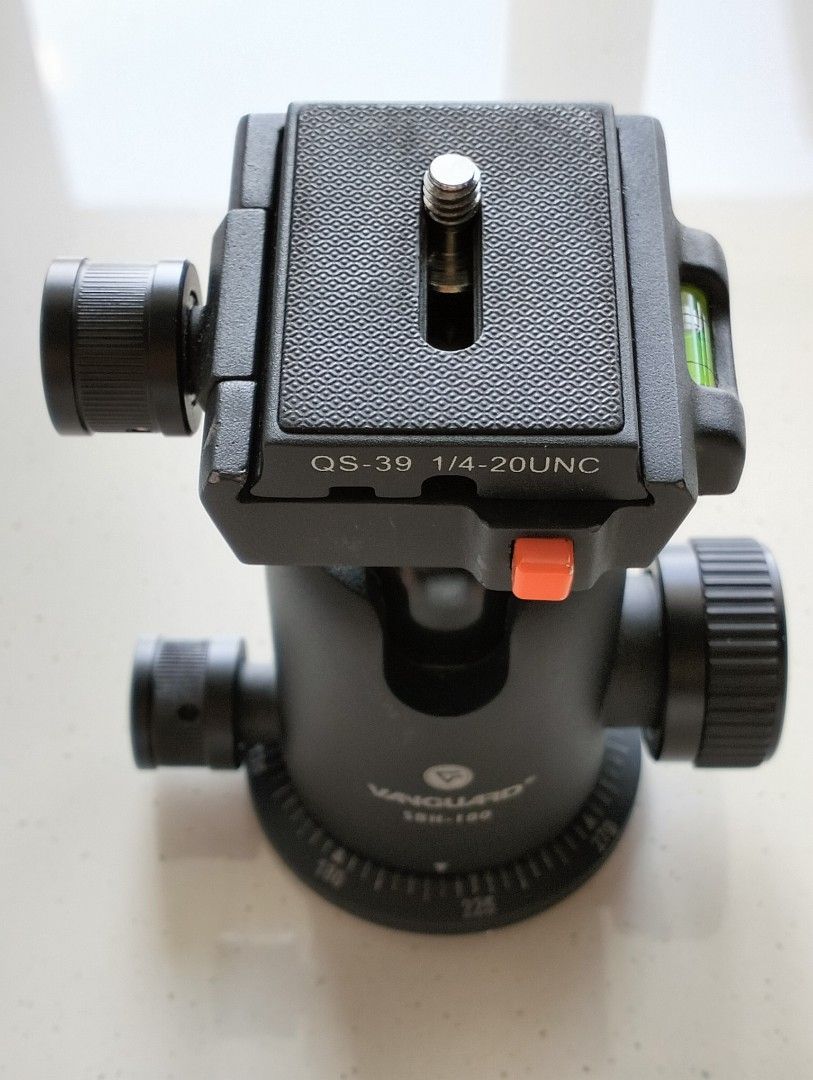 Vanguard SBH -100 Ballhead, Photography, Photography Accessories, Tripods & Monopods on Carousell