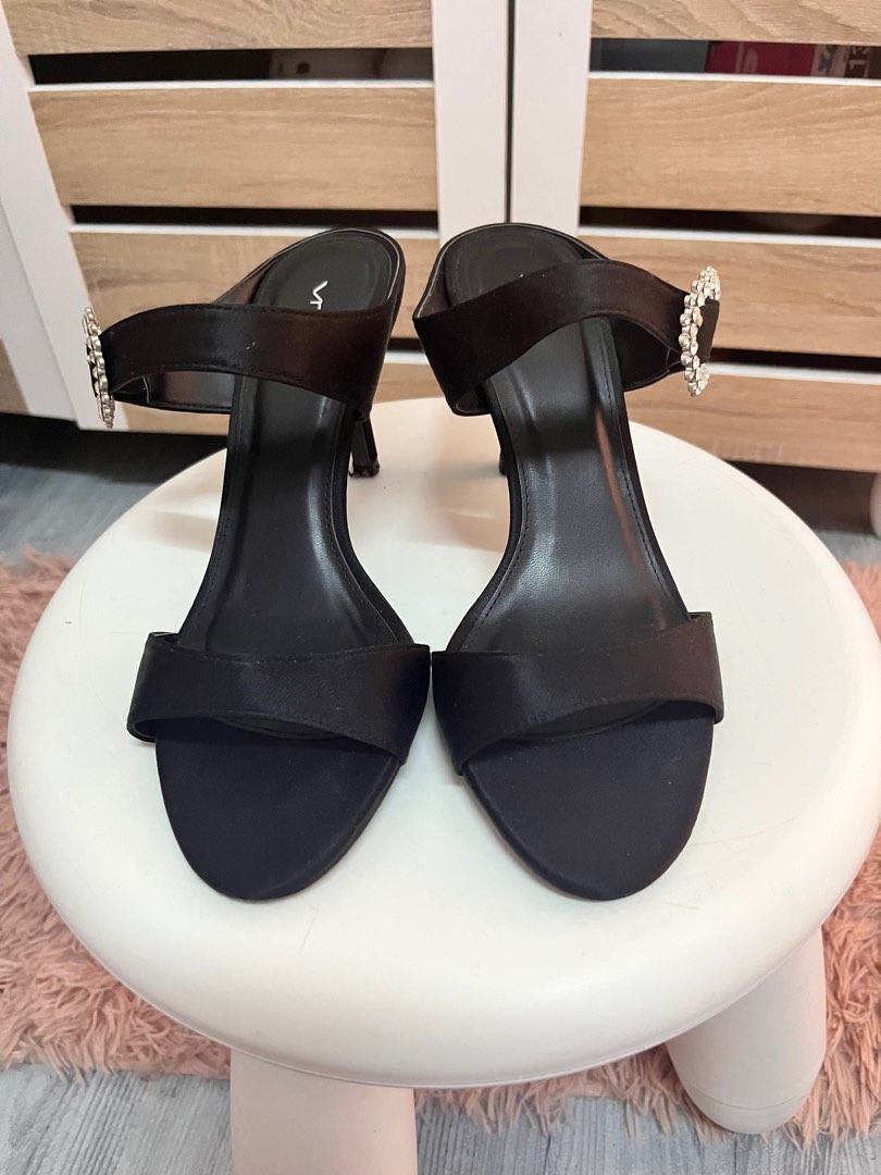 Vincci 3.5 inch heels, Women's Fashion, Footwear, Heels on Carousell