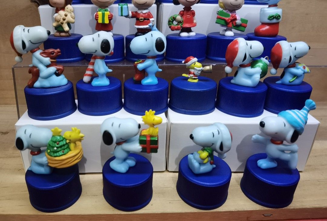 Vintage Pepsi Christmas Snoopy Bootle Cap Figures Display series ...