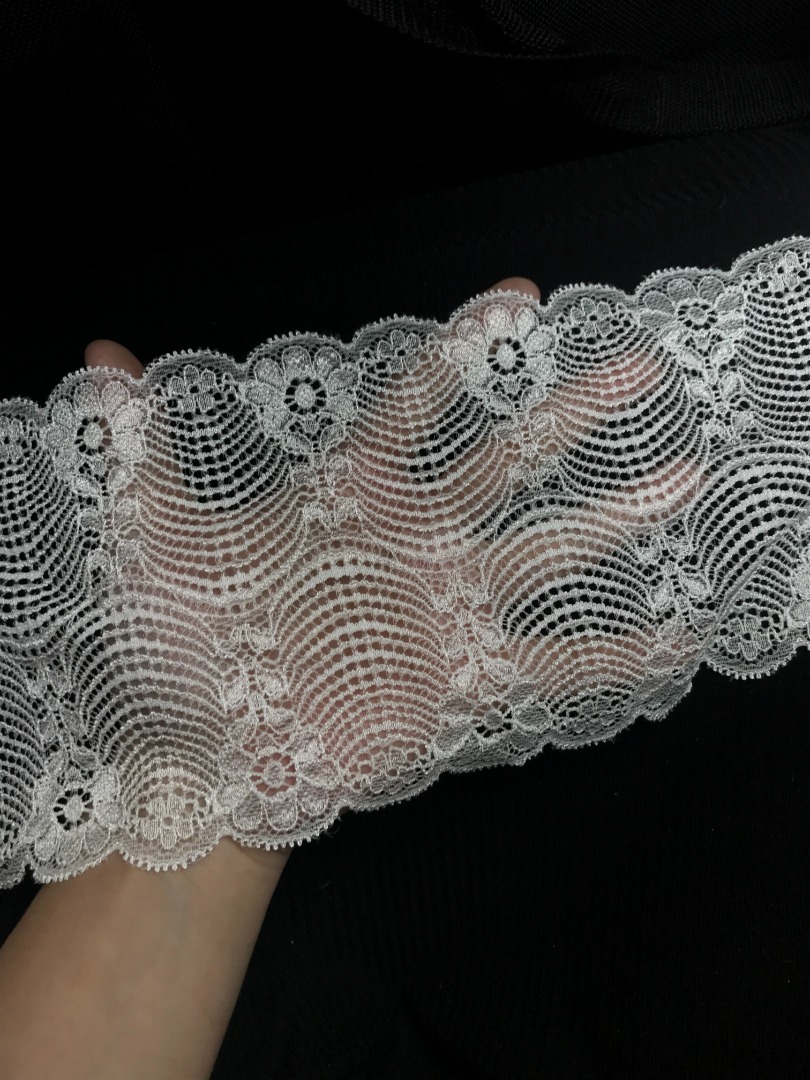 Wide Embroidered Floral Eccentrics (Lane's Net Pattern) Lace Trim ...