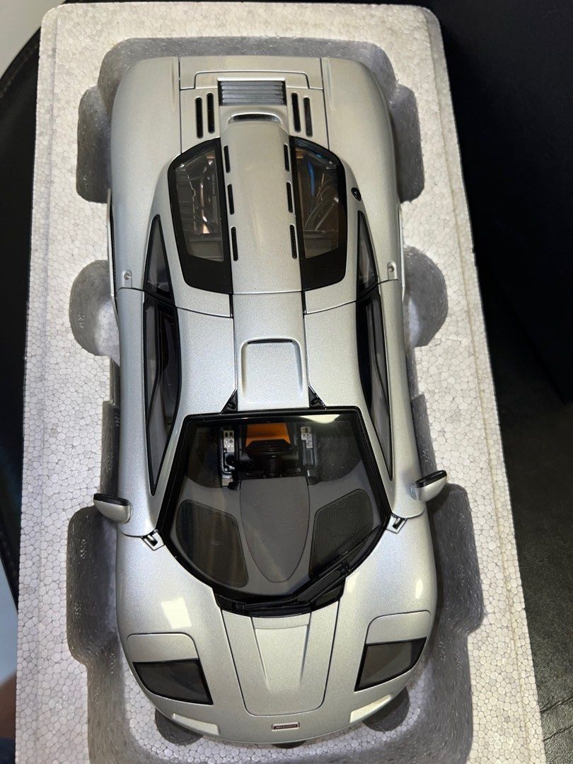1/18 Autoart Signature McLaren F1 Magnesium Silver 76001, Hobbies ...