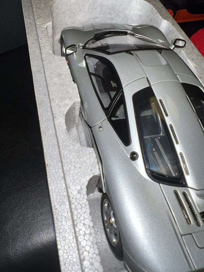 1/18 Autoart Signature McLaren F1 Magnesium Silver 76001, Hobbies ...