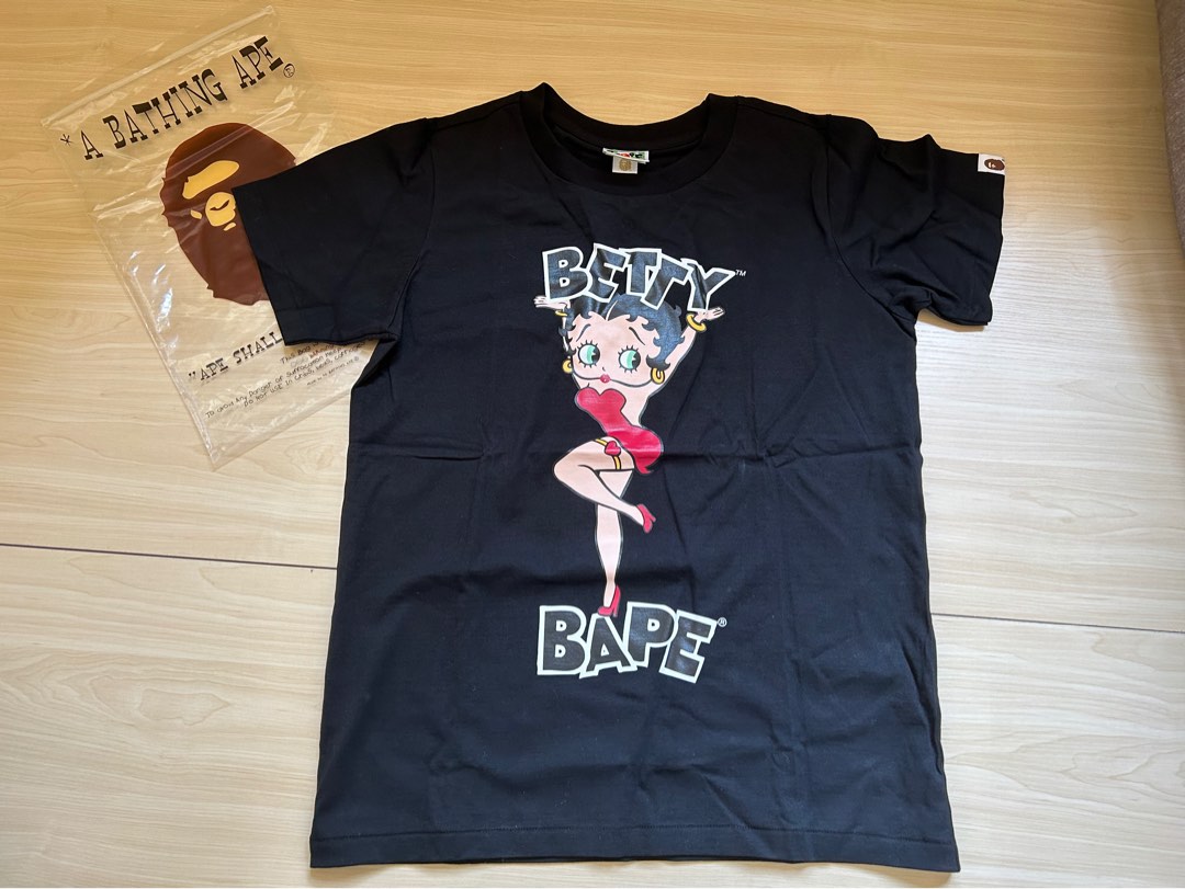全新 A bathing ape crossover Betty Tee Bape, 女裝, 上衣, T-shirt - Carousell