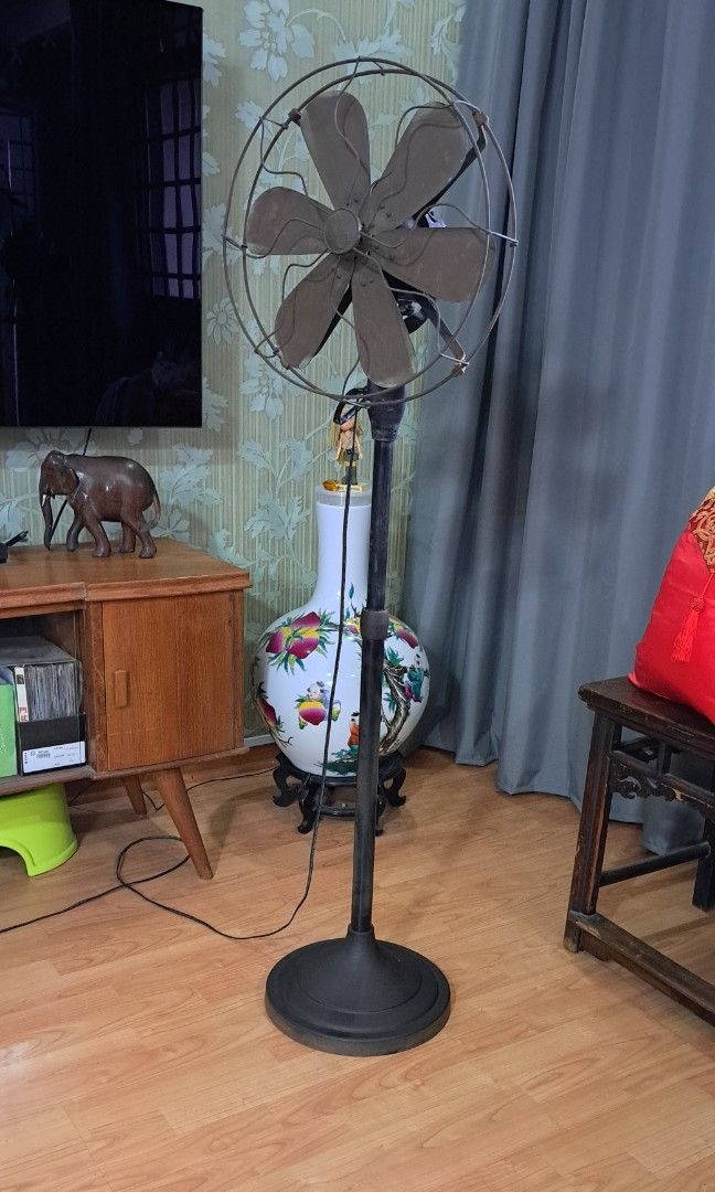 ANTIQUE VINTAGE GE FLOOR STANDING FAN, Hobbies & Toys, Memorabilia ...