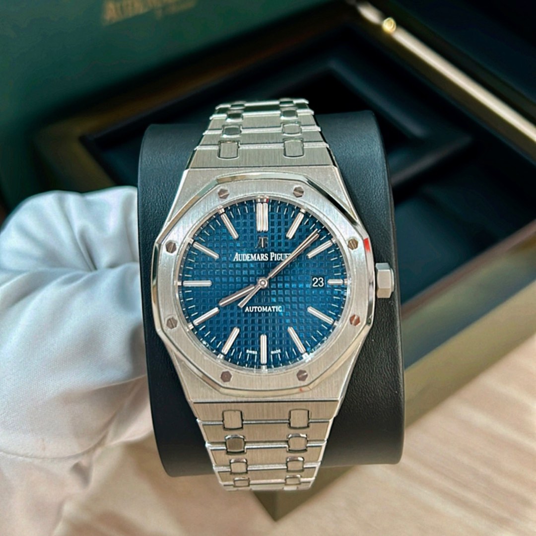 AP Royal Oak Blue Dial 15400ST, Men's Fashion, Watches & Accessories ...