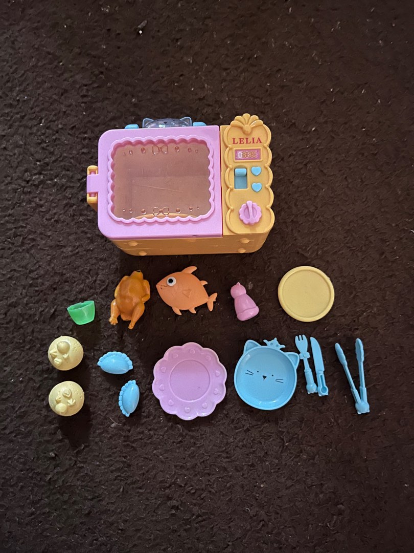 Barbie doll microwave oven w/accesories, Hobbies & Toys, Toys & Games ...