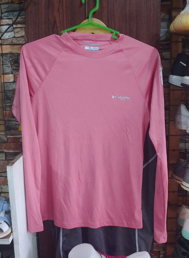COLUMBIA RASH GUARD on Carousell