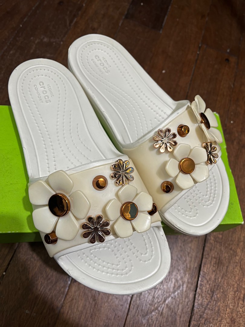 CROCS SLOANE METAL BLOOMS SLIDES, Women's Fashion, Footwear, Flats ...